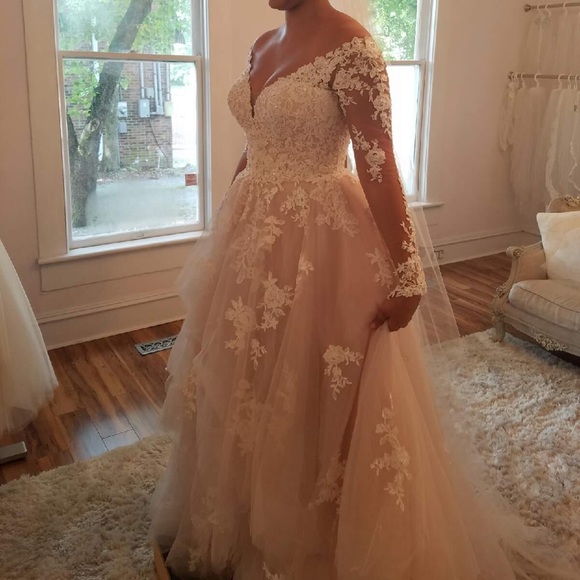 Dresses | Essence Of Australia Wedding Dress Moscato Lace | Poshmark